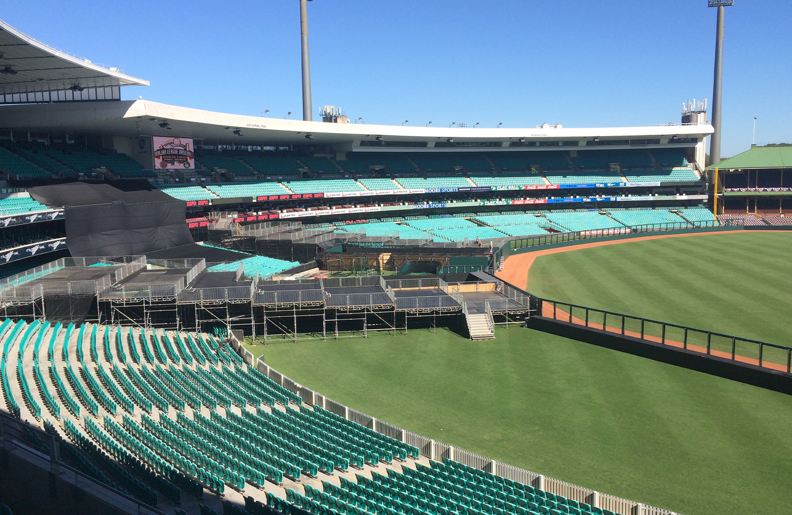 Sydney Cricket Ground transformation to baseball field - time lapse ...
